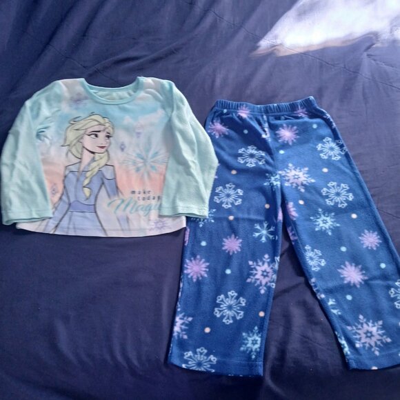 Disney | Pajamas | Disney Frozen Elsa Fleece Pajamas Set 3t | Poshmark